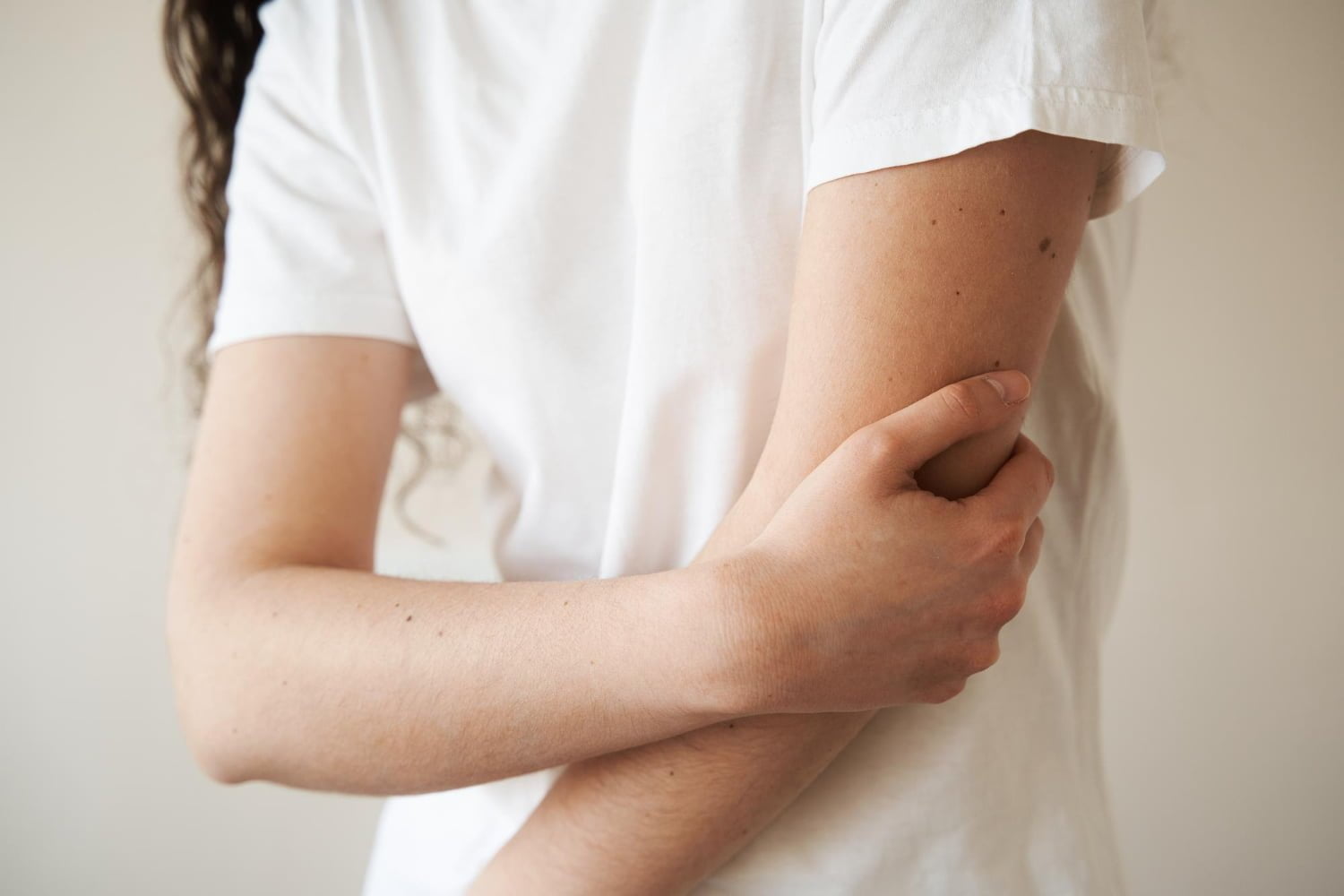 Douleur interne du coude: Comment la traiter