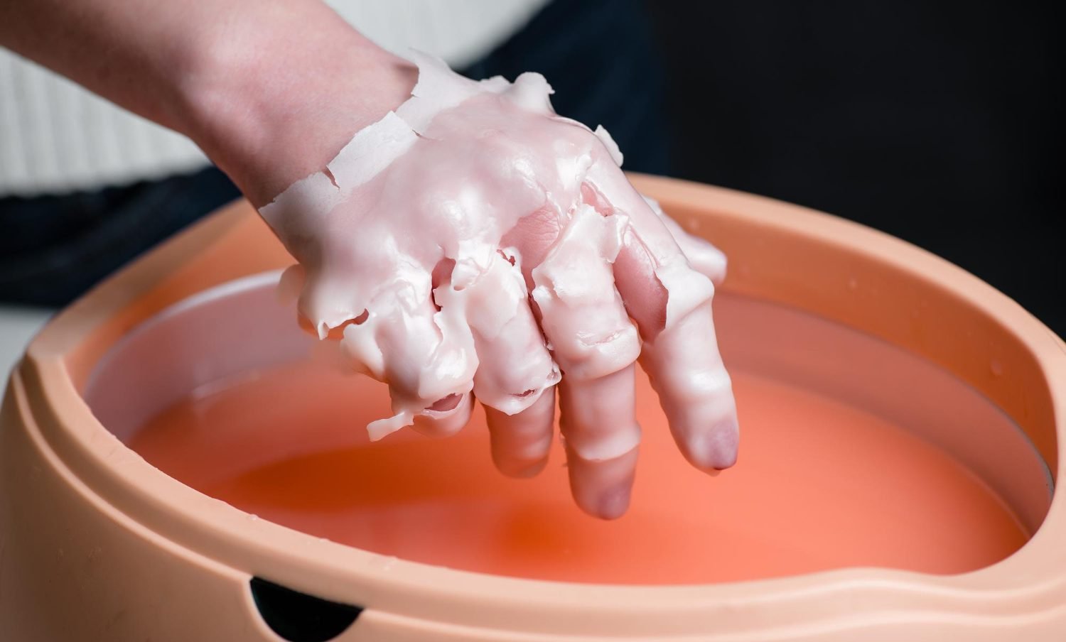 Bain de paraffine : une tendance bien-être aux résultats épatants